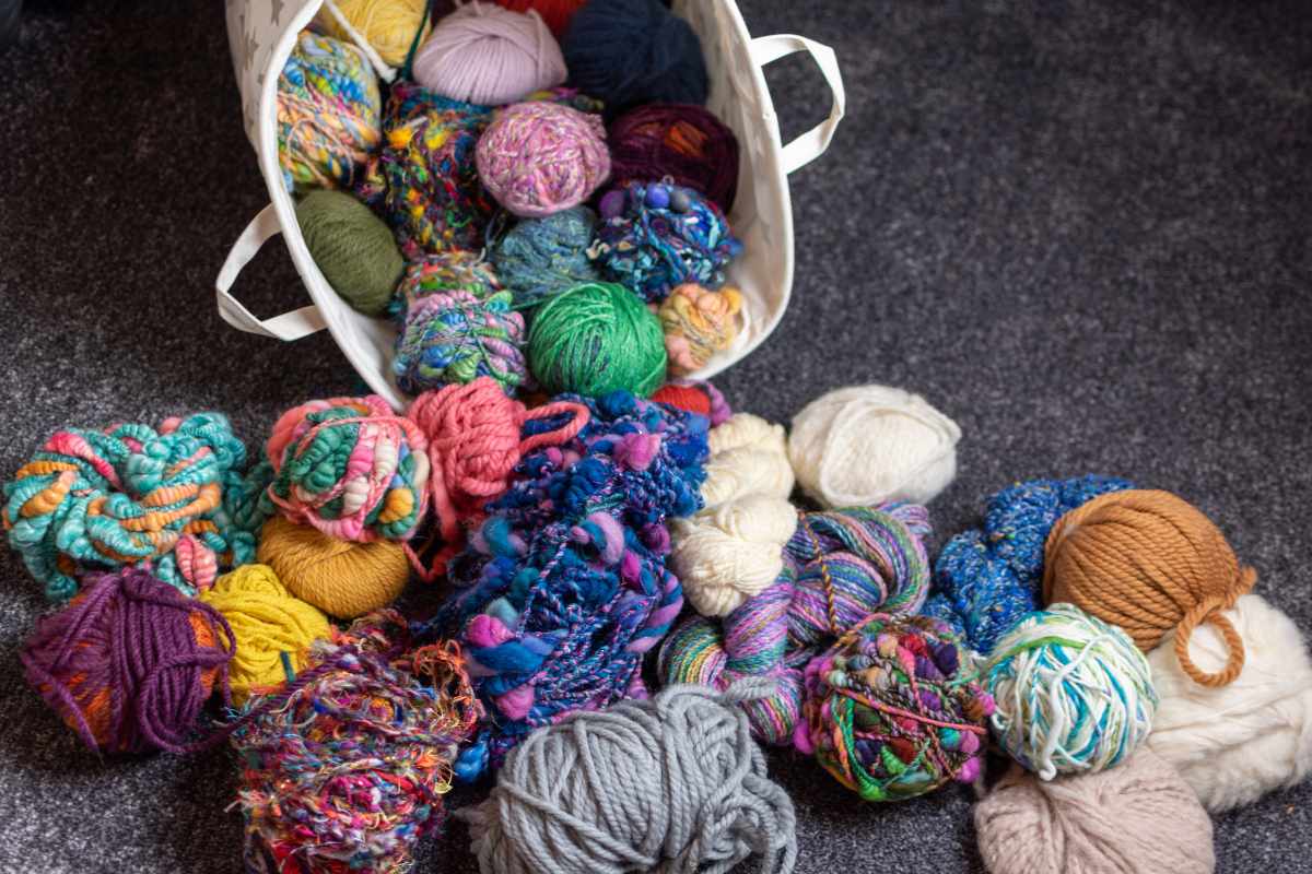 How to Roll Yarn into a Ball Really FAST and FUNNY!