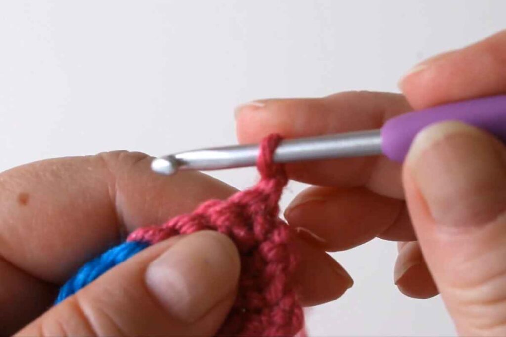 How to Crochet Intarsia Colour Blocks in Single Crochet