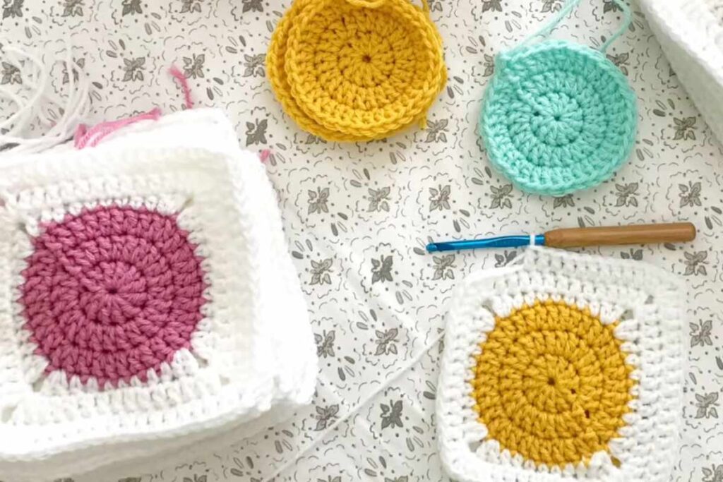 You Must Try it! Circle to Square Granny Square Tutorial