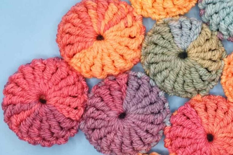 Learn How to Crochet The Yo-Yo Puff Macaron Motif