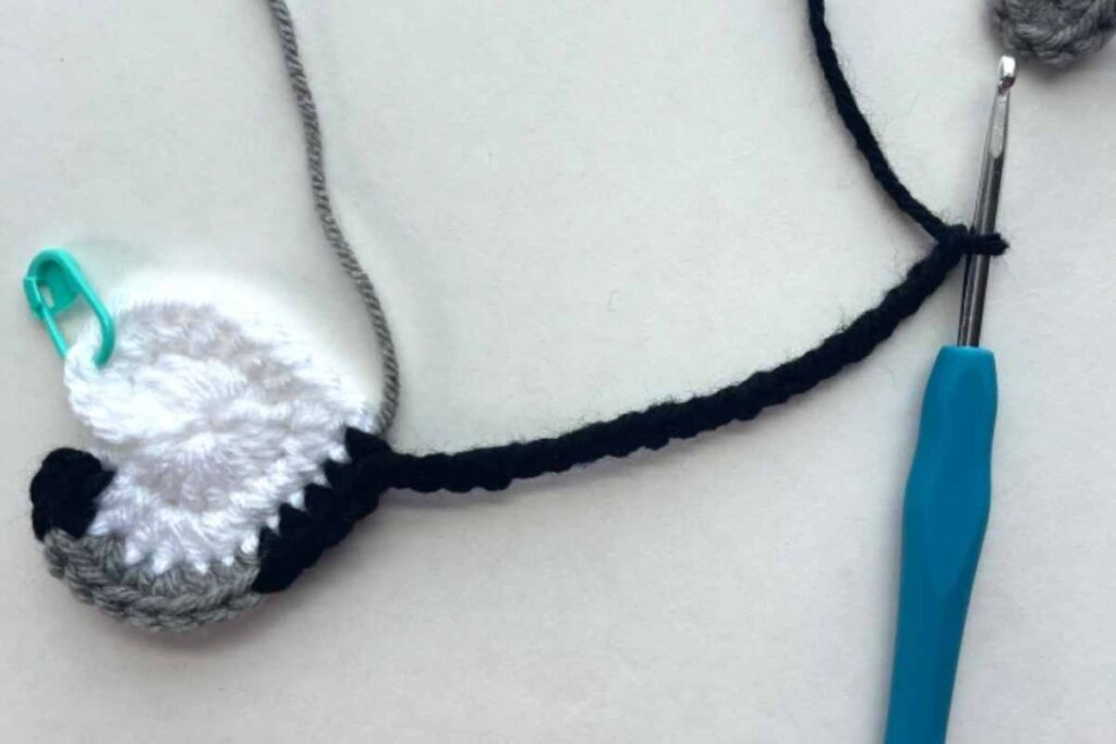 How to Crochet a Stethoscope Applique