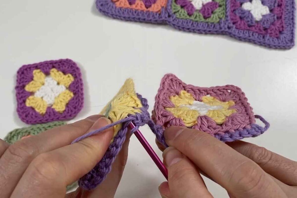 Crochet a Fully Lined Zipper Pouch with Tassel