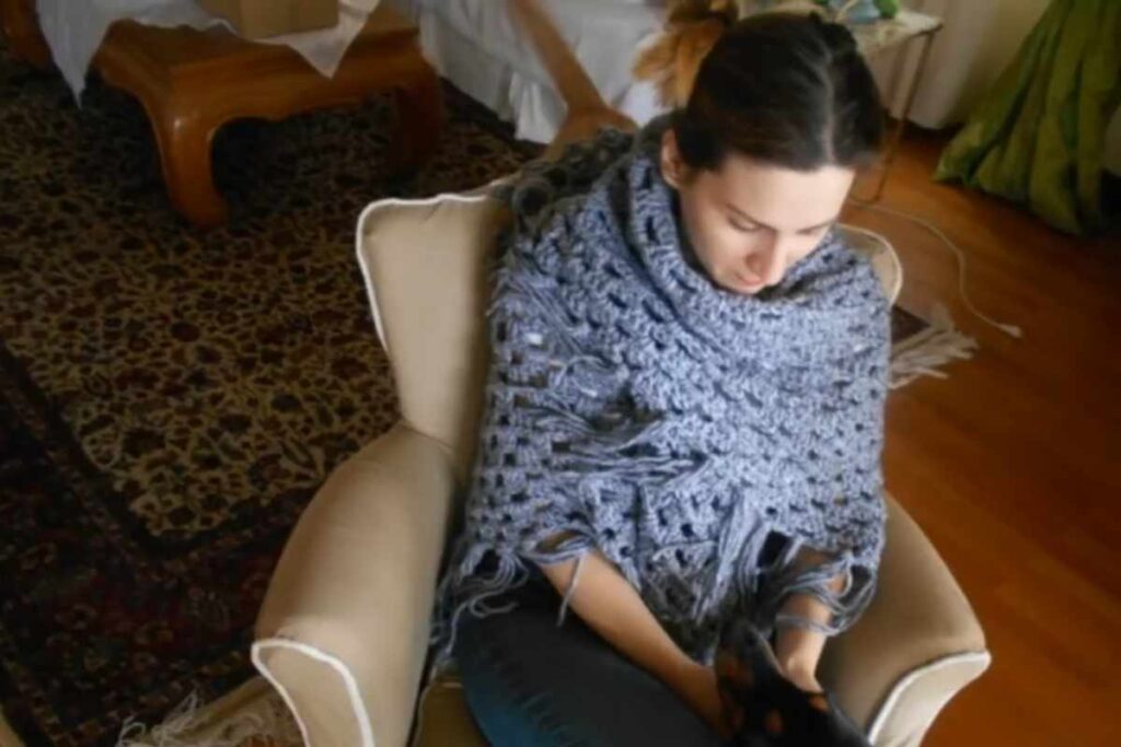 How to Crochet a Granny Shawl in Just One Day