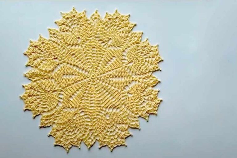 How to Crochet a Cute Tulip Doily