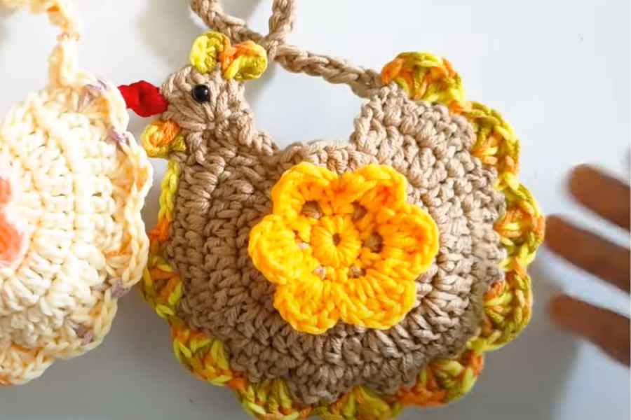 Crochet a Chicken Purse That Will Turn Heads