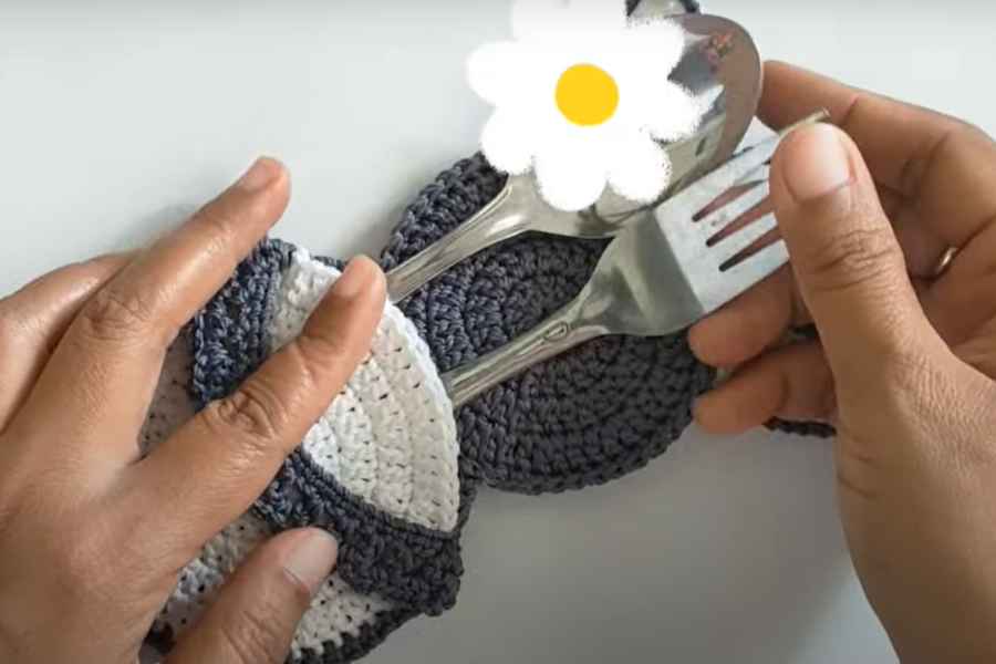 Stitch & Serve: Catchy Crochet Spoon Holder