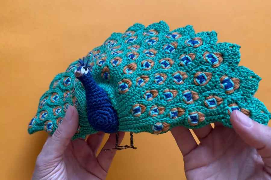 Amigurumi Tutorial! Crochet a Realistic Peacock