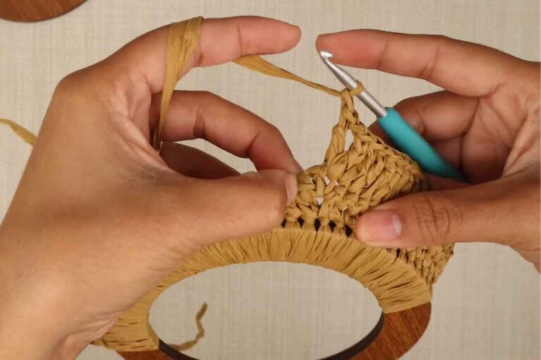 How to Crochet a Raffia Bag Tutorial