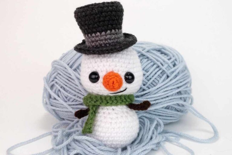 How to Create an Amigurumi Snowman Effortlessly