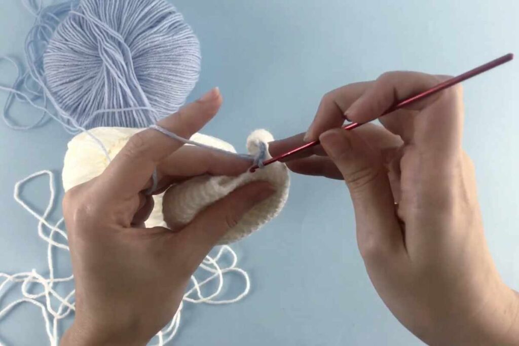 Baby Bunny Amigurumi for Beginners - Easy Tutorial
