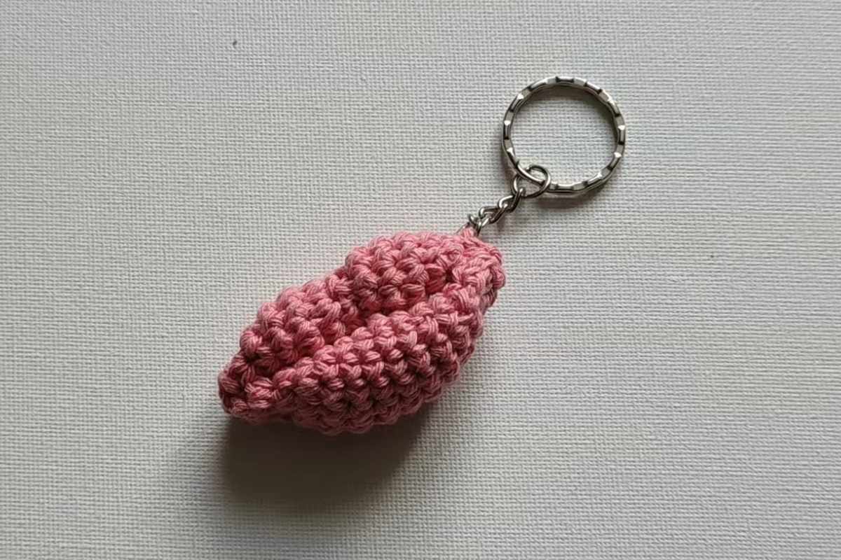 Beginner-Friendly Kiss Keychain Crochet Tutorial