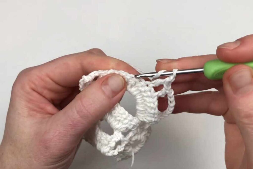 Crochet Pinwheel Coaster: Perfect for Your Coffee Time
