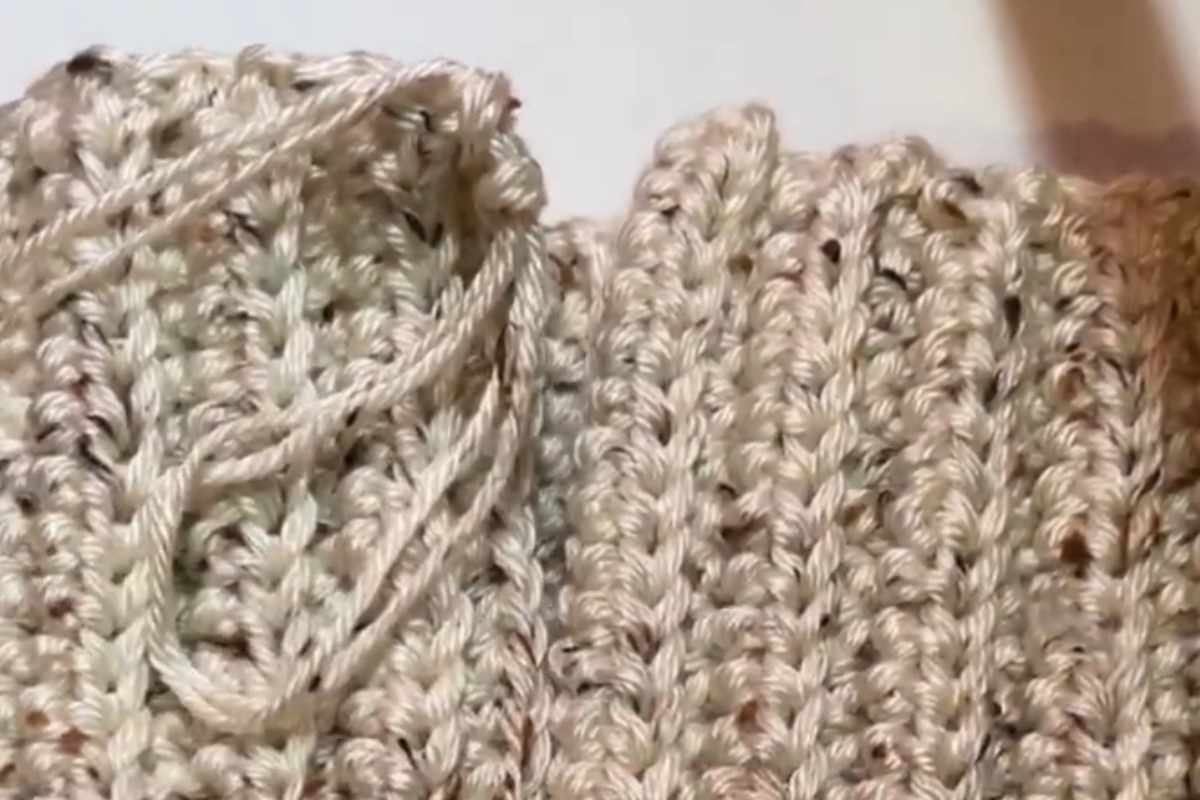 Easy Chunky Cowl Crochet Pattern: Quick & Cozy