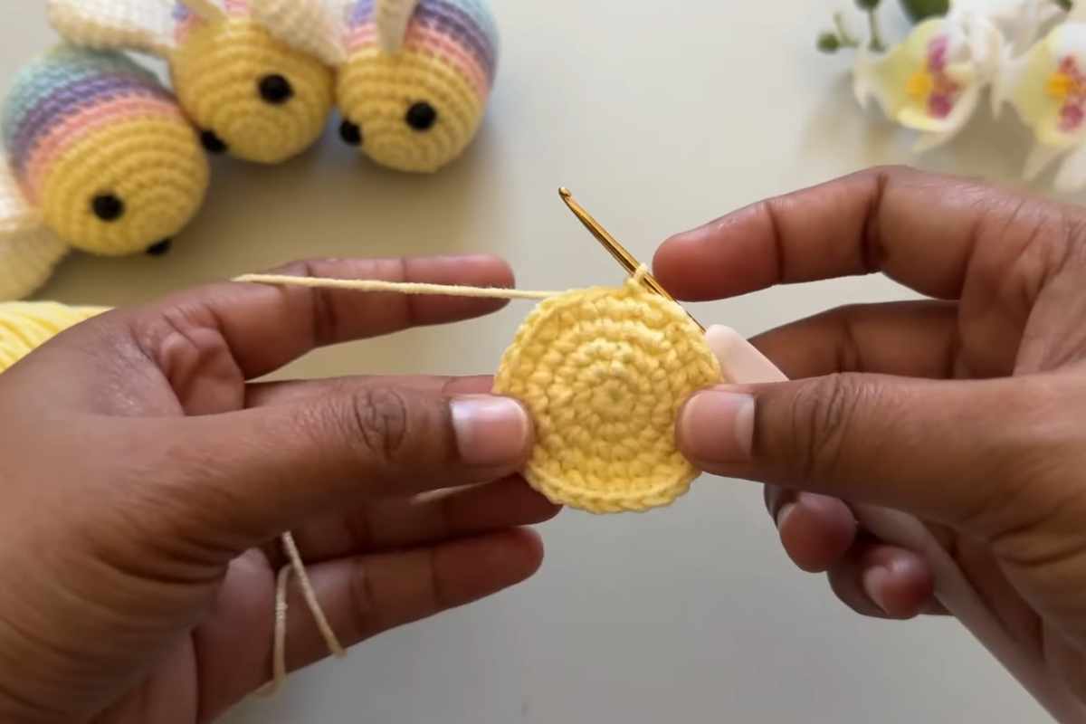 Simple Amigurumi Bee Pattern: Perfect for Beginners