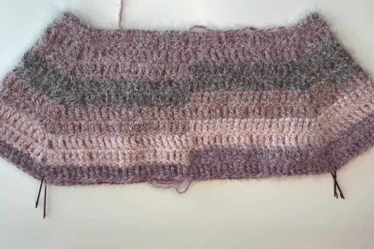 How to Crochet a Stylish Raglan Sweater: Top-Down Guide