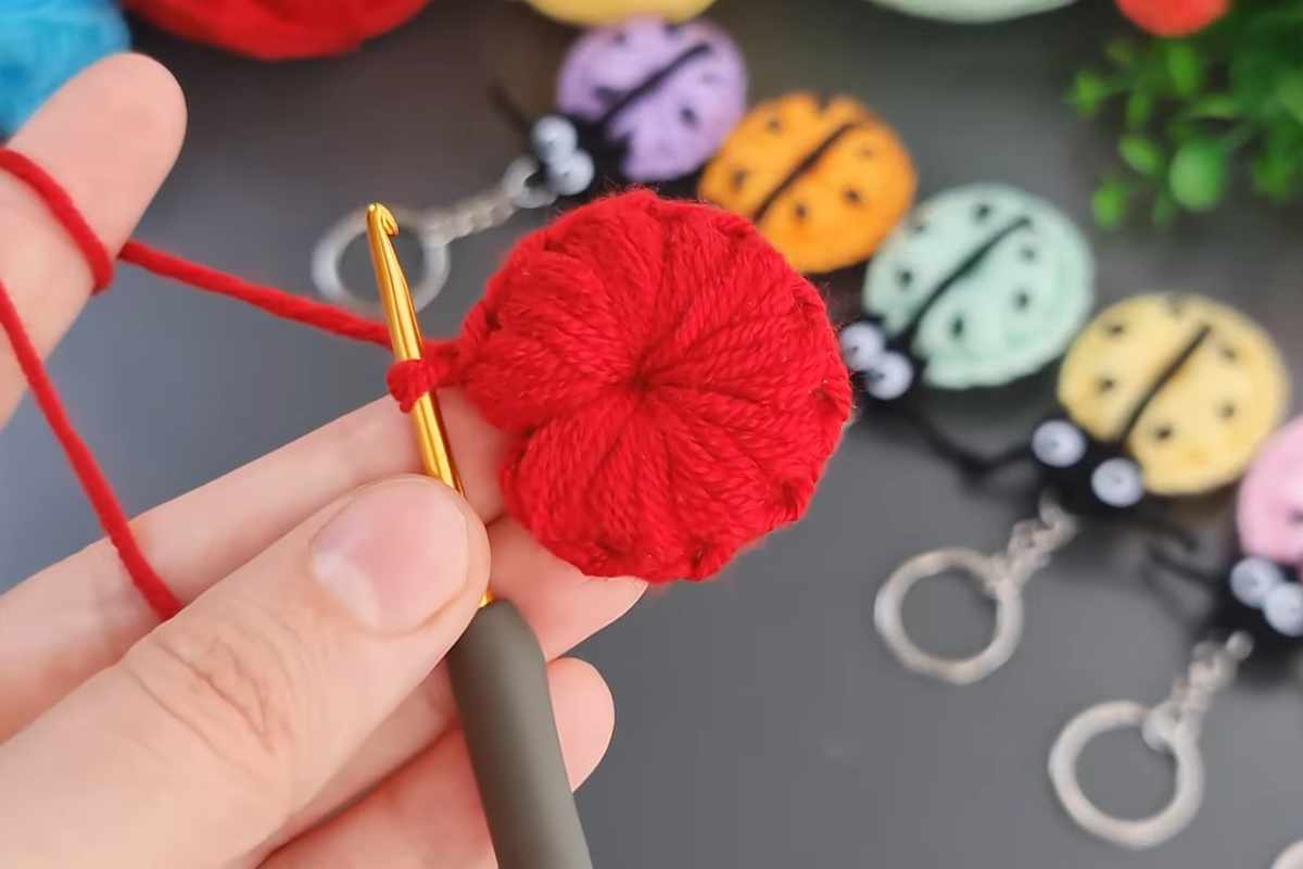 Earn and Gift with Spring Crochet Ladybug Keychains