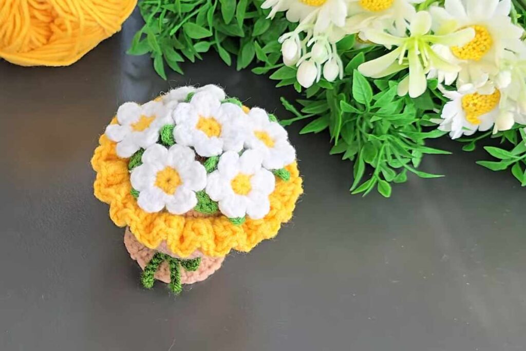 Easy Crochet Daisies for Stunning Handmade Flowers