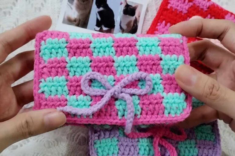 DIY Cute Crochet Mini Wallet for Cards & Photo Holder