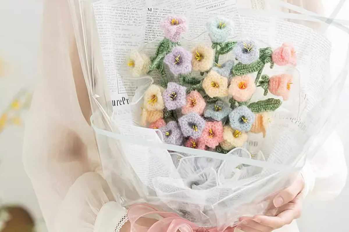 Create a Floral Crochet Bouquet with Bellflower Design
