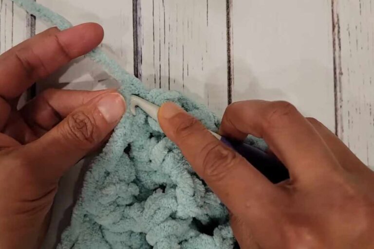 Easy One-Row Repeat Crochet Blanket for Beginners