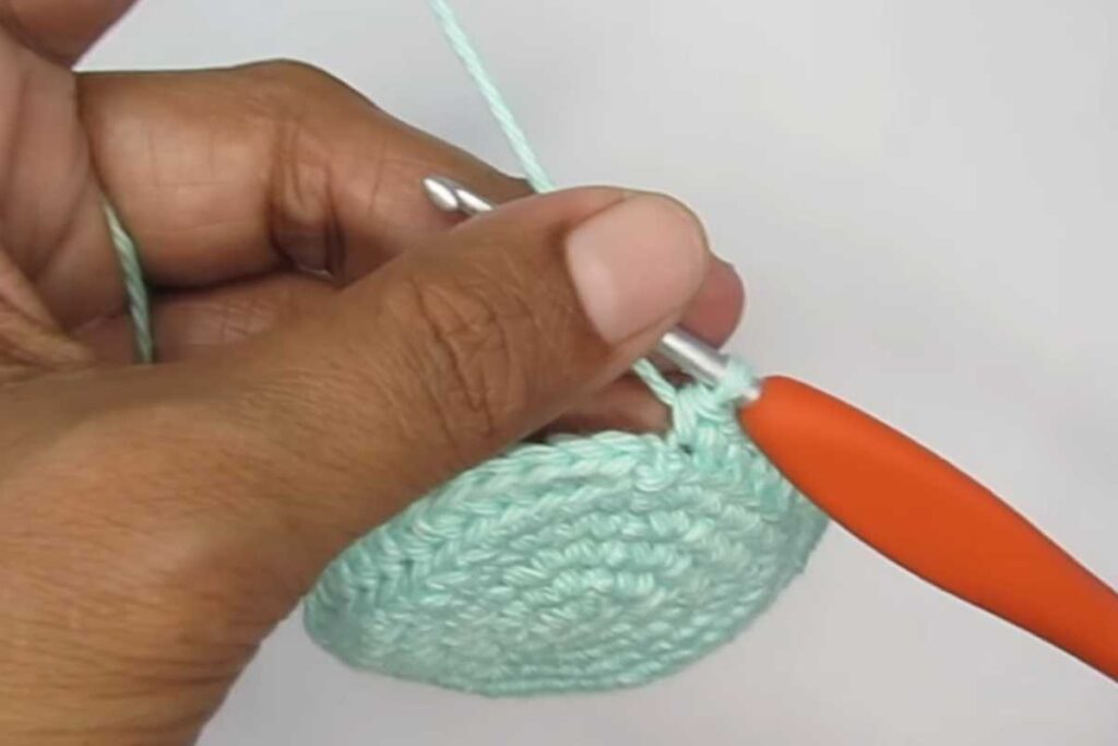 Mini Flower Bouquet Crochet Tutorial (Keychain)