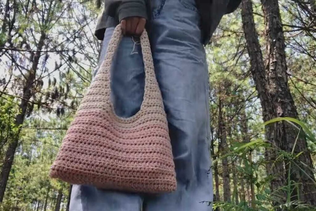 7 Crochet Project Bag Ideas & Free Patterns