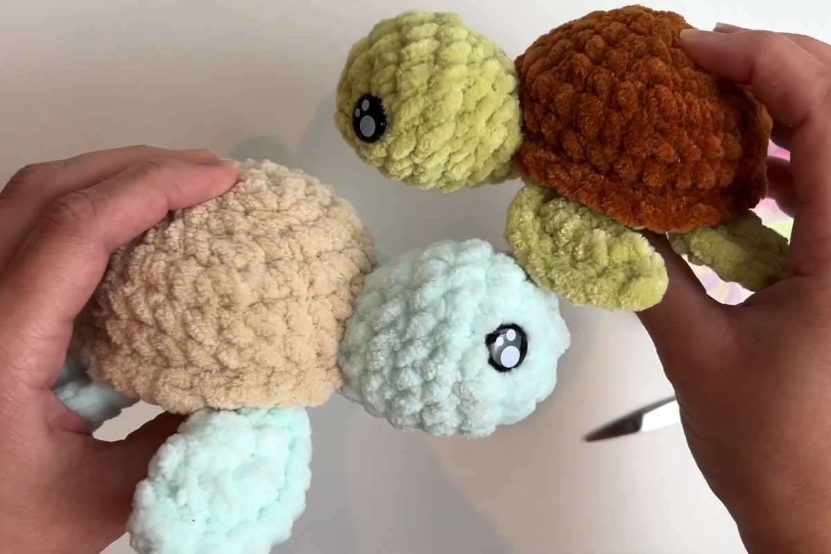 Crochet Amigurumi Turtle Tutorial (Low Sewing)
