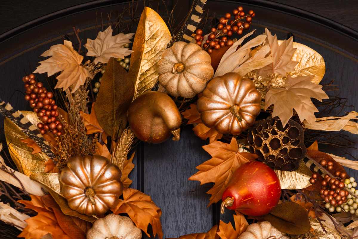 DIY Fall Garden Wreath with Autumn Leaves & Flowers