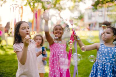6 Awesome Games for a Bubble Themed Party
