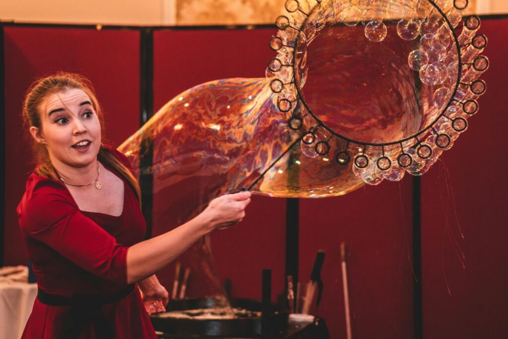 6 Awesome Games for a Bubble Themed Party