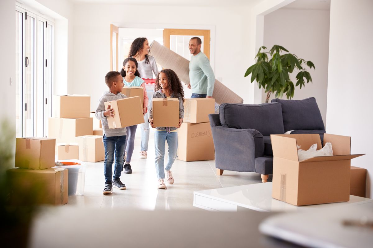 How to Deal With Stress When You're Moving to a New House