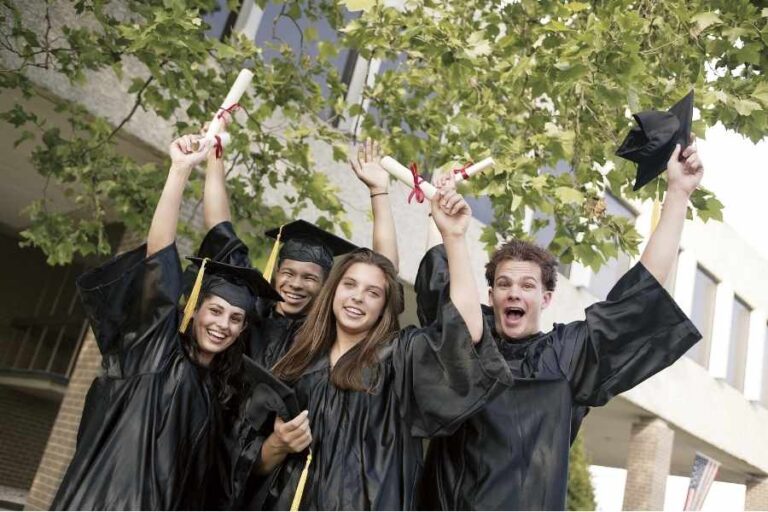 How to Plan a High-School Graduation Party