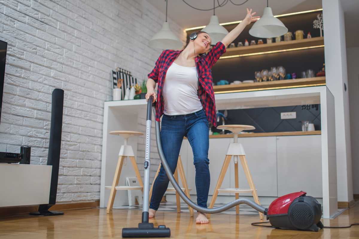 7 Simple Ways to Make Cleaning Day Actually Fun