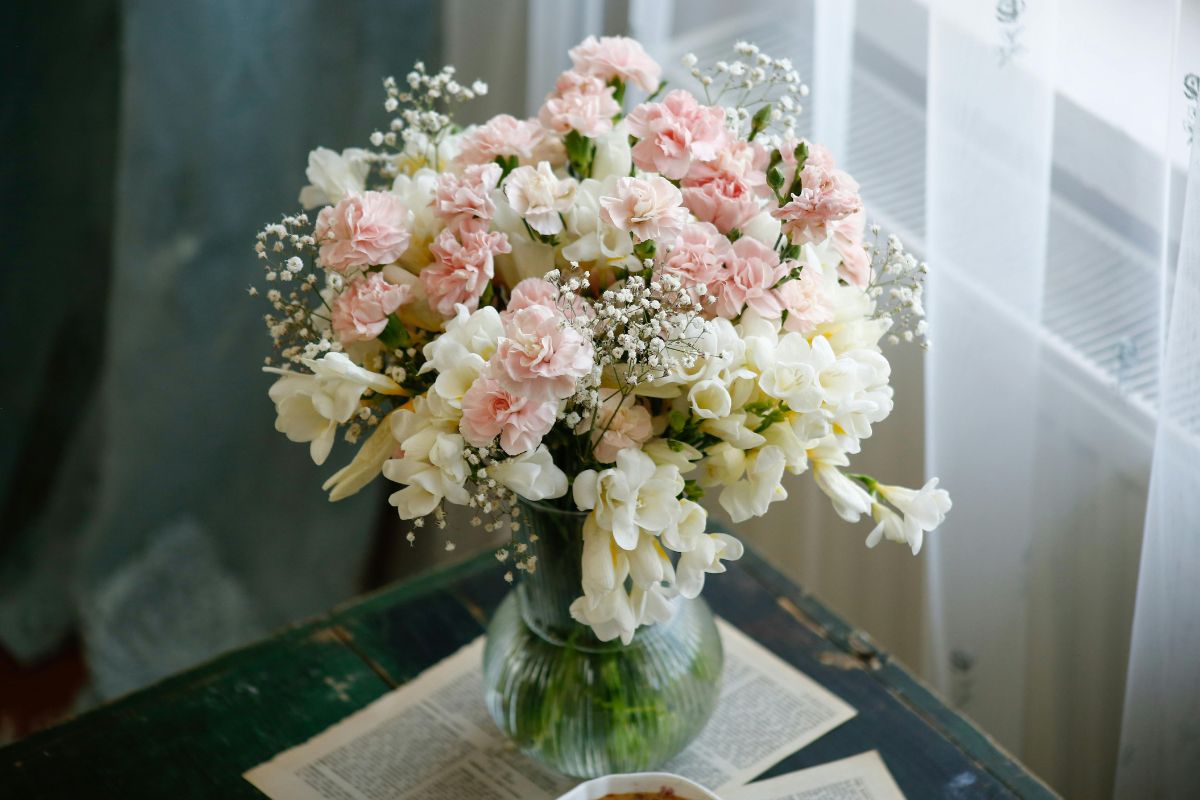 The Best Ways to Keep Your Flowers Fresh