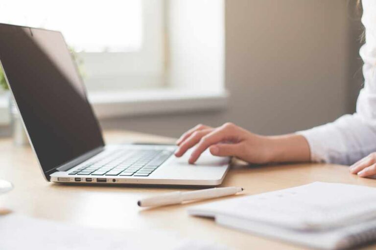 5 Steps to a Tidy Desk - KonMari Style