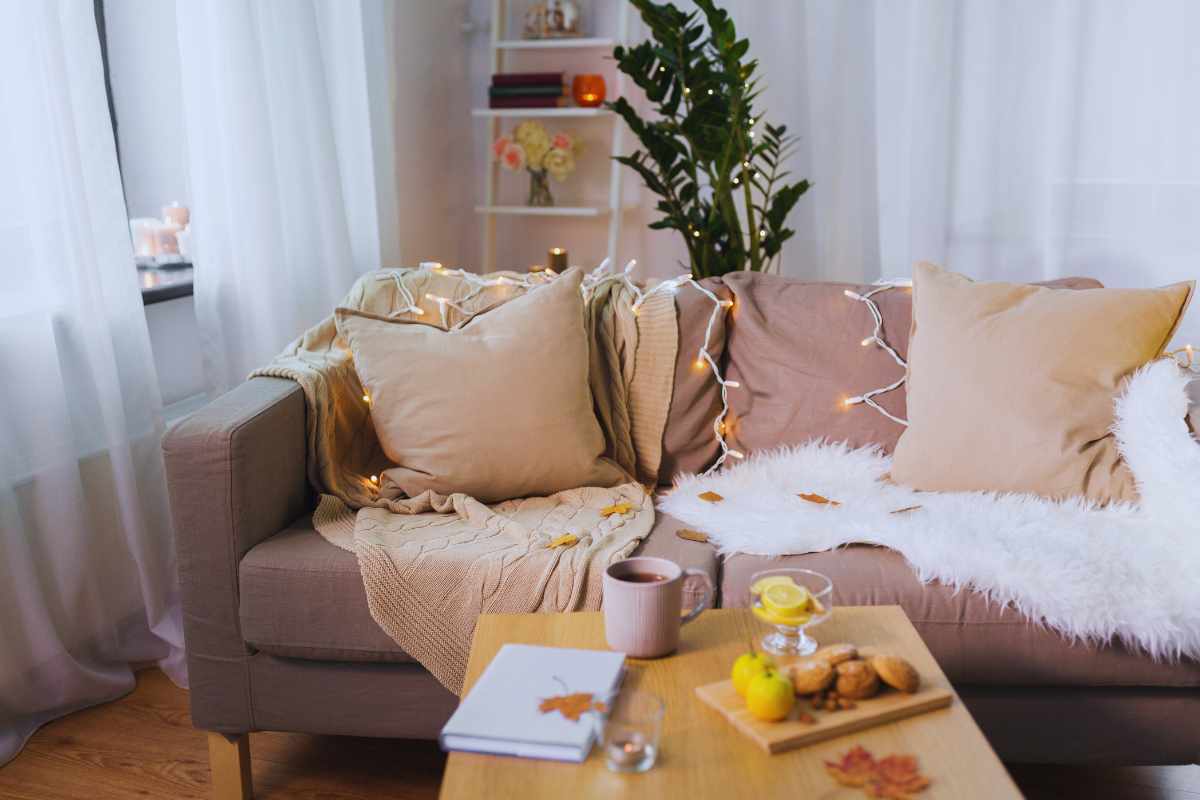 Transform Your Space with a Living Room Makeover & Fall Decor!