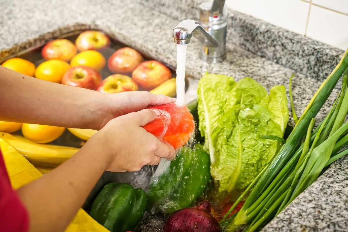 The Right Way to Clean Fruits & Vegetables