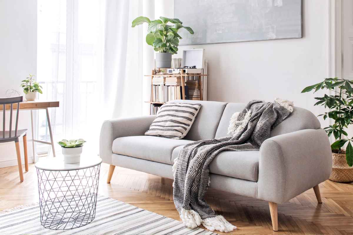 Top 8 Must-Have Accessories for a Cozy Living Room