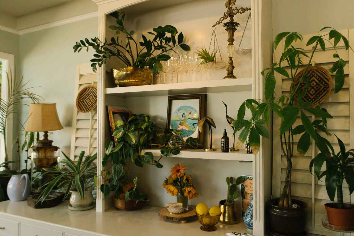 How to Build a Rustic Farmhouse Mantel: DIY Inspiration