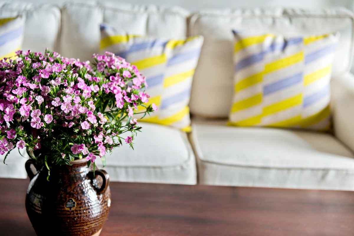 Spring Decor! Decorating with Flowers: Bringing Spring Indoors