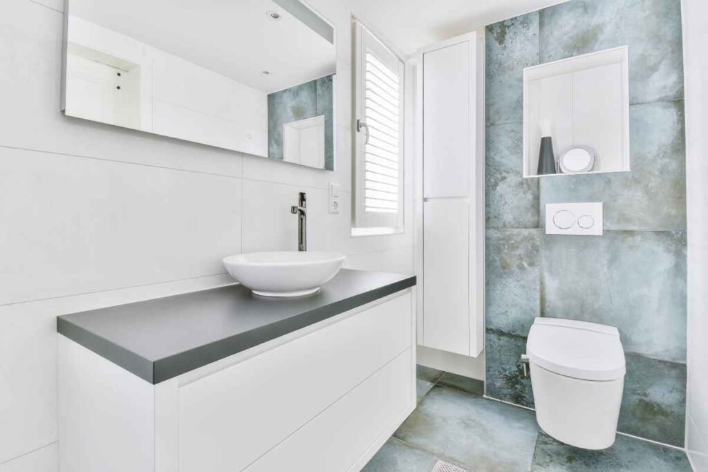 Minimalist Small Bathroom Ideas for a Clean and Calm Aesthetic