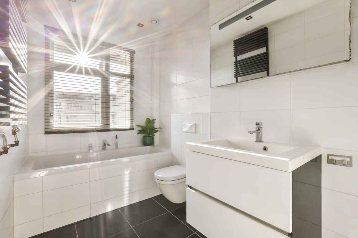 Minimalist Small Bathroom Ideas for a Clean and Calm Aesthetic
