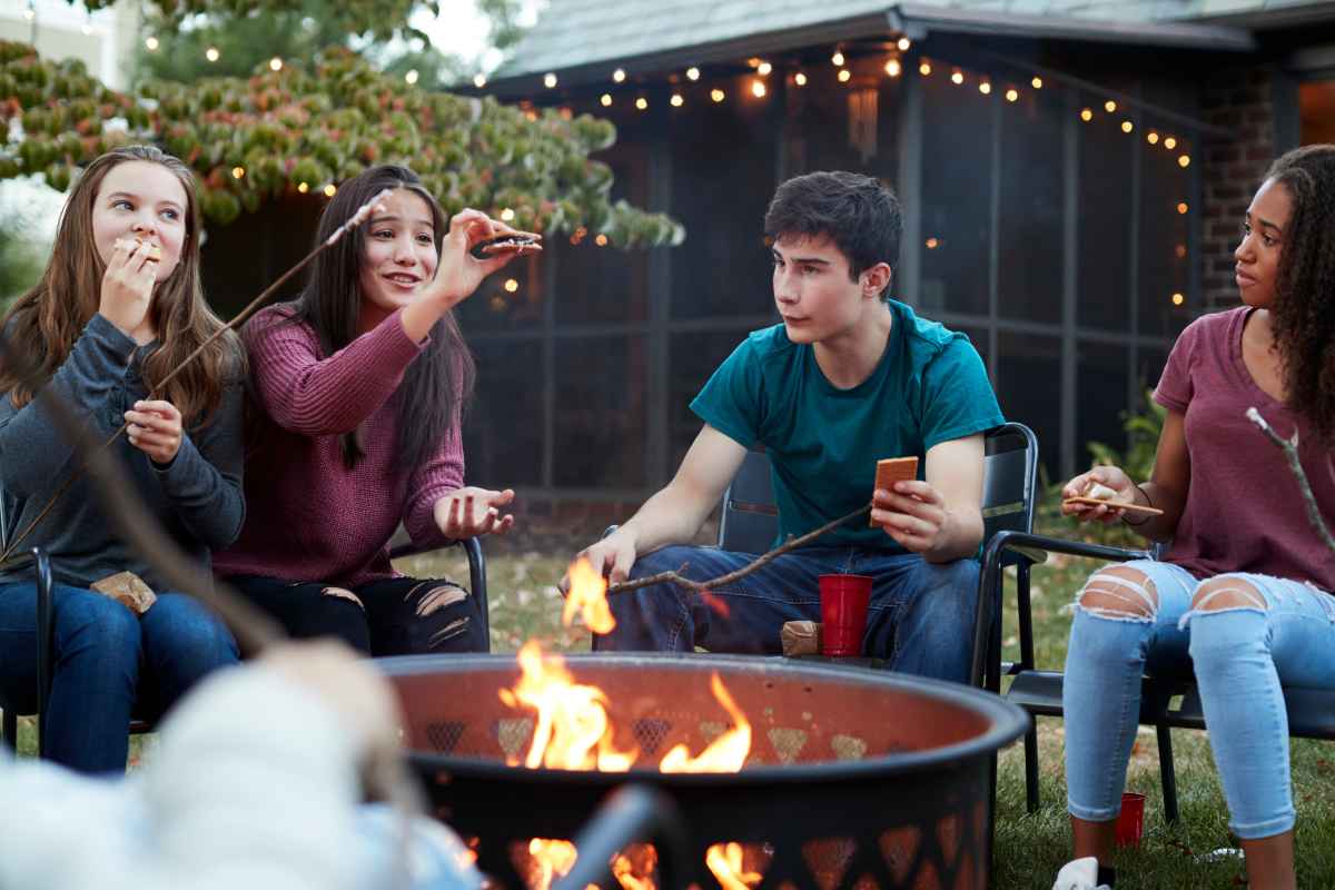 Safe and Stylish Firepits Backyard Ideas for Families