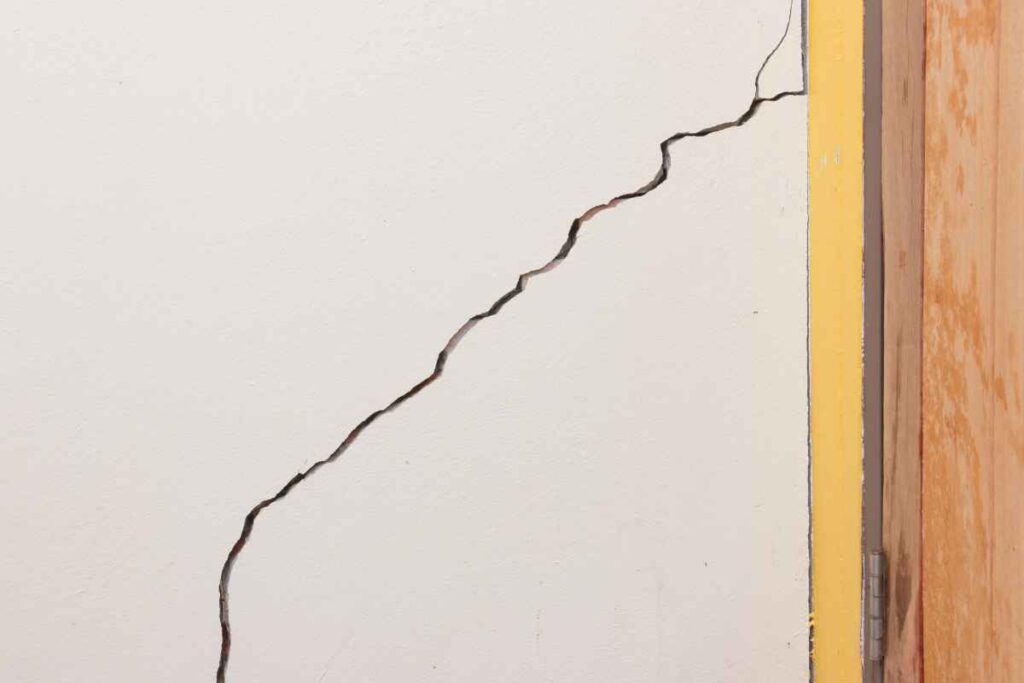 Beginner’s Guide to Fixing Wall Cracks