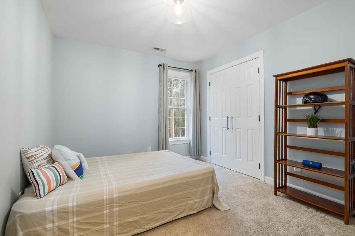 5 Organization Hacks for Small Bedrooms