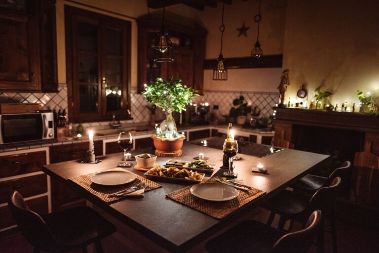 How to Create a Cozy and Intimate Dinner Party Setting