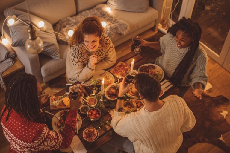 How to Create a Cozy and Intimate Dinner Party Setting