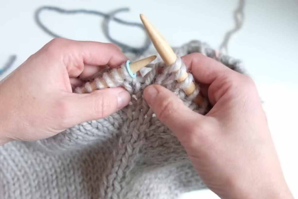 So Cute! How to Knit a Simple Raglan Sweater
