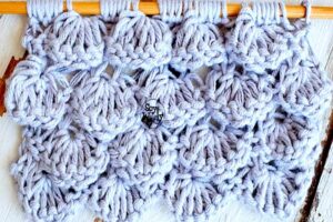 It's Incredible! Learn to Knit this 3D Crocodile Stitch