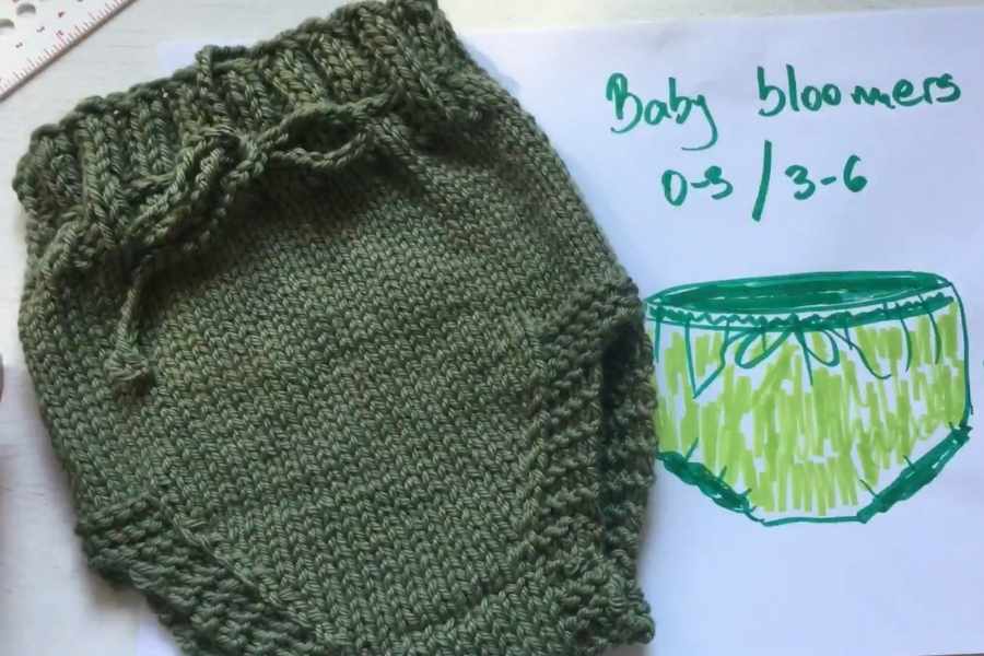 Adorable! Learn to Knit this Baby Bloomers